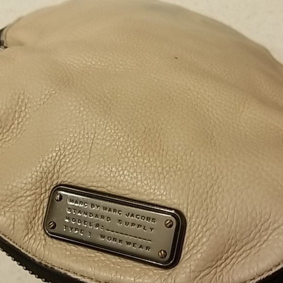 Marc Jacobs | Bags | Marc Jacob Q Zipper Mini Natasha Bag Papyrus ...